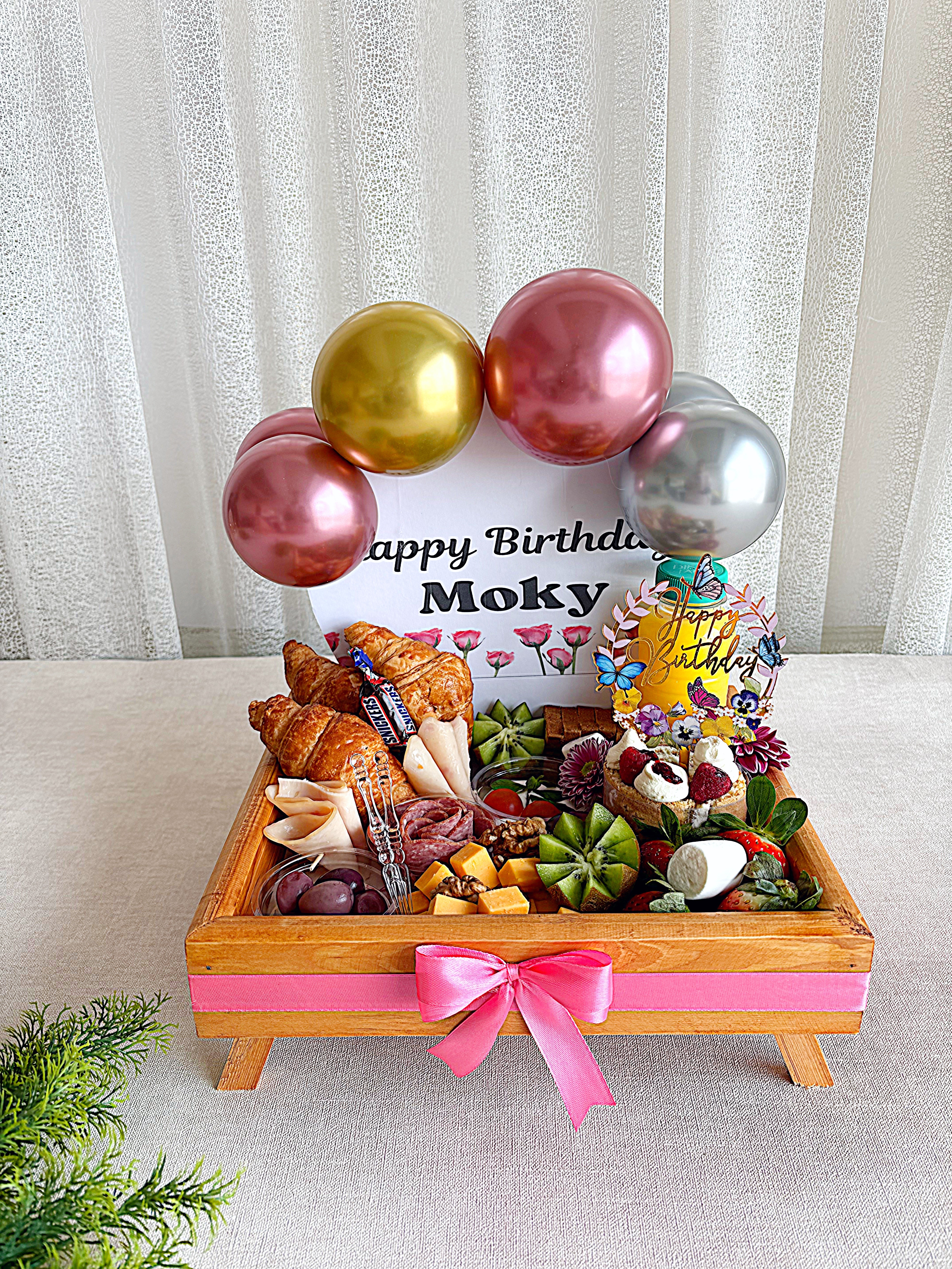 Cheerful breakfast Gift Tray | Gourmet Breakfast Surprise Delivery ...